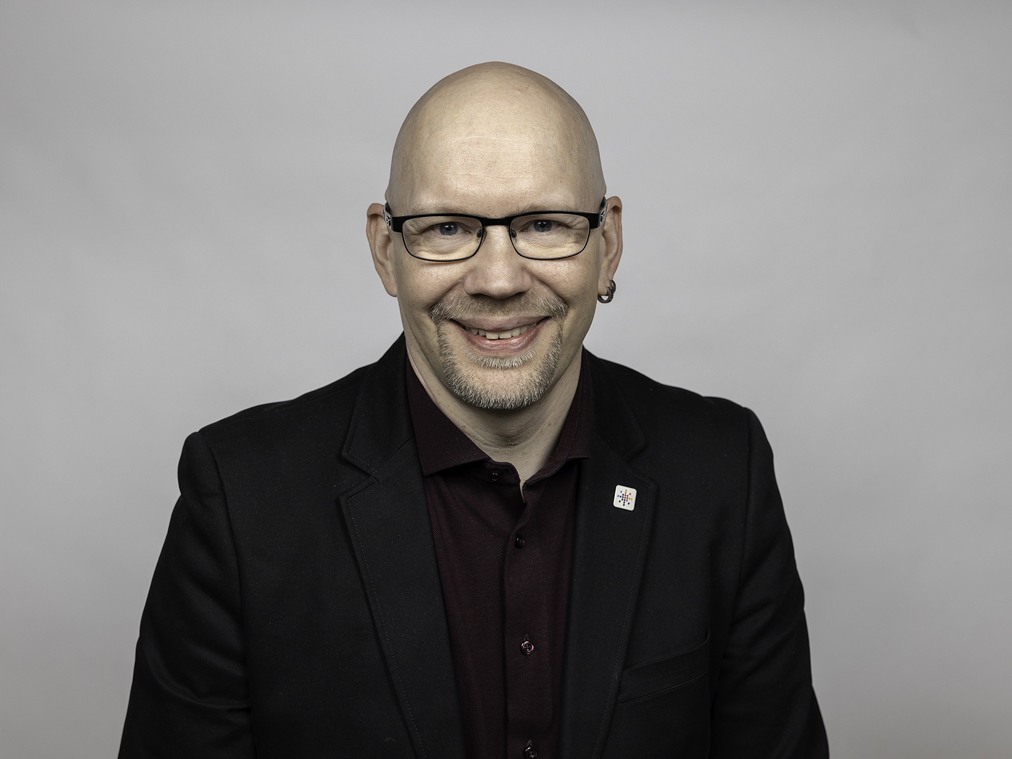 Högre löner och bättre villkor i kommun och region
